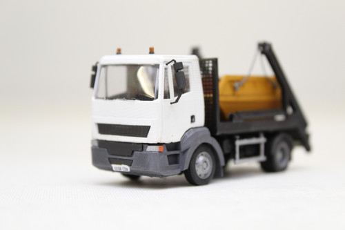 Black Skip Lorry with White Cab 1/76 | goodwoodscenics