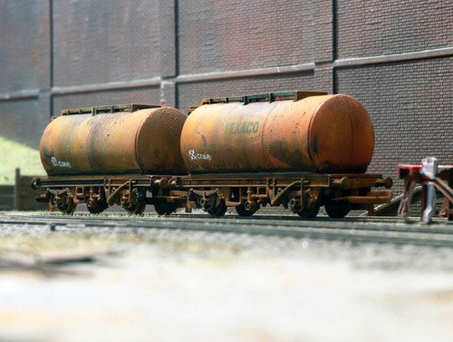 Pre-Owned 2 x Scrap TTA Shell Wagons No 14 E18 | goodwoodscenics