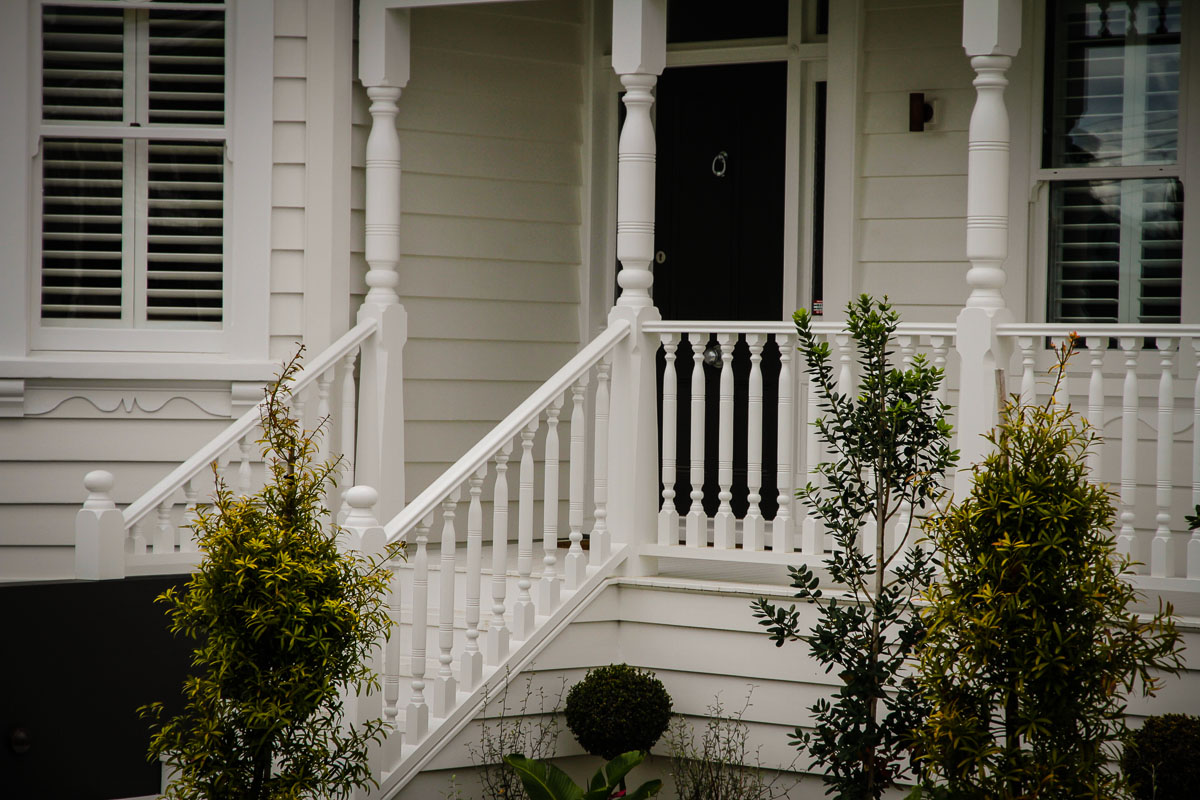 GALLERY | colonial-entrance