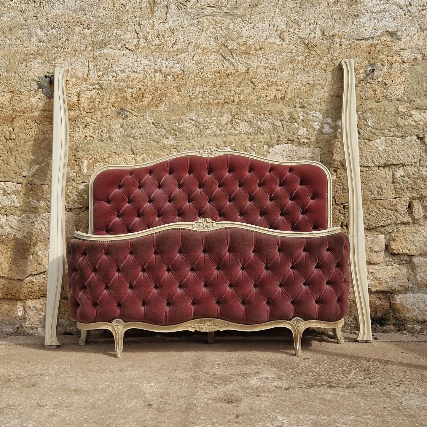 Pretty Tufted Corbeille Bed | Rocaille