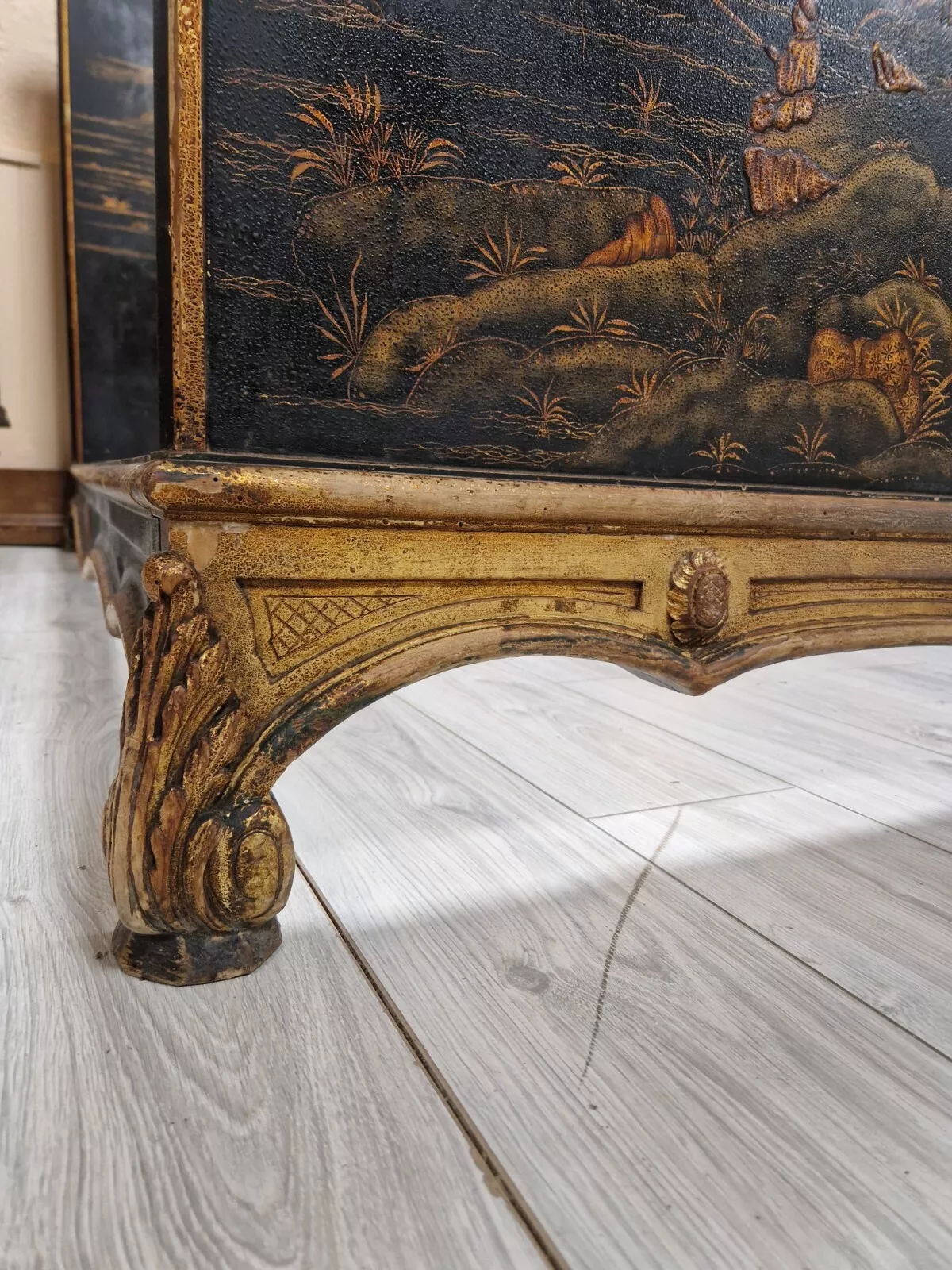 Antique Chinese Bed Rococo Style | Rocaille