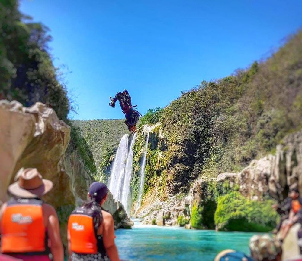 How to Visit the waterfall Tamul in the Huasteca Potosina, Mexico
