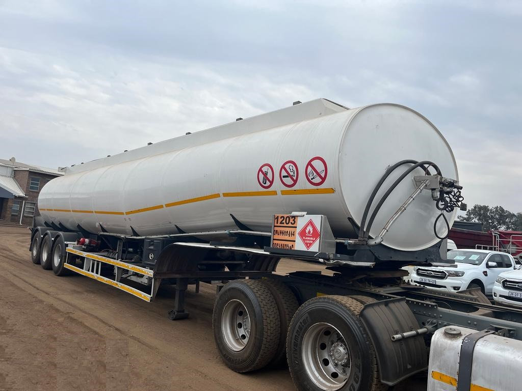 GRW Eng Fuel Tanker Trailer