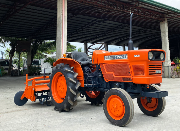 Kubota L2001