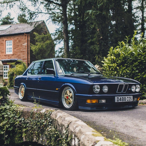 BMW E28 MTECH FULL COMPLETE BODYKIT | classique-autowerks