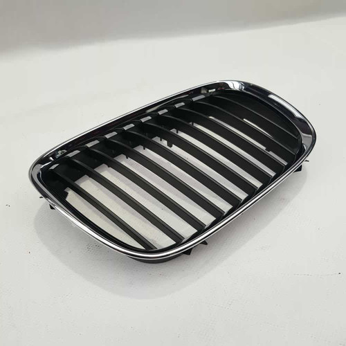 BMW GRILLE LEFT SCHWARZ 51138159315 USED | Classique Autowerks