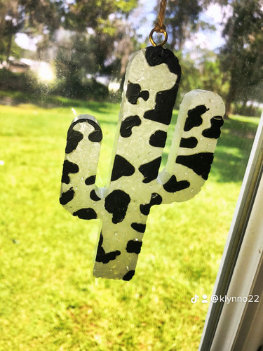 Cow print cactus | Southern Hound Bouti