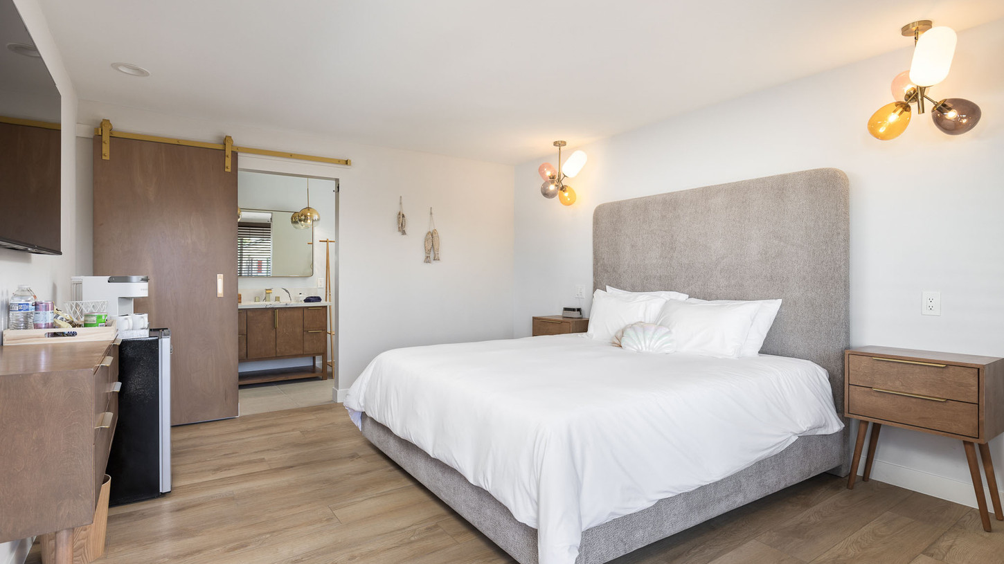 Gallery | California Inn