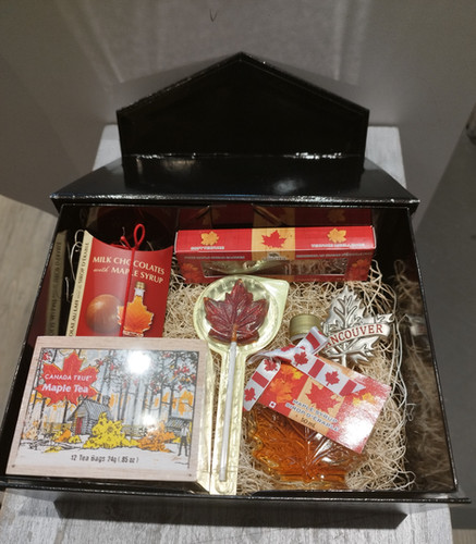 Taste of Canada Gift Box | canadiancrafts