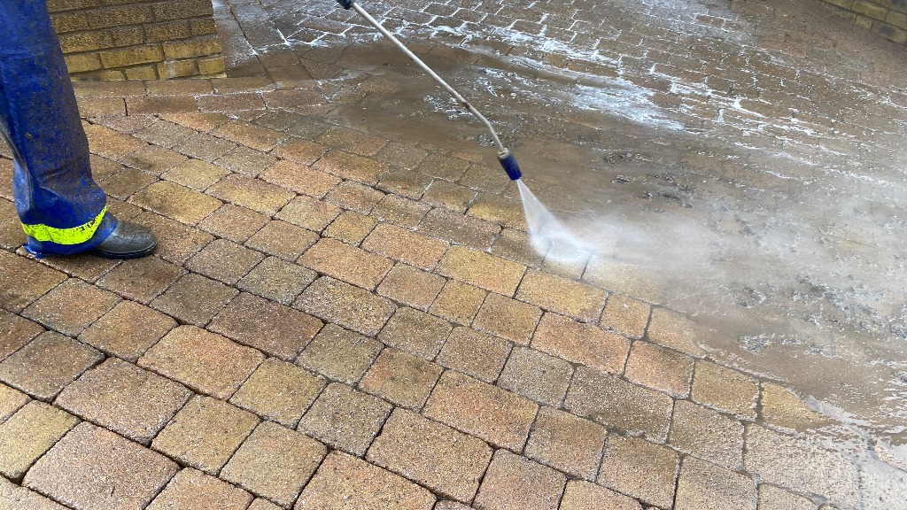 The Ultimate Guide to Jet Washing: Methods and Techniques