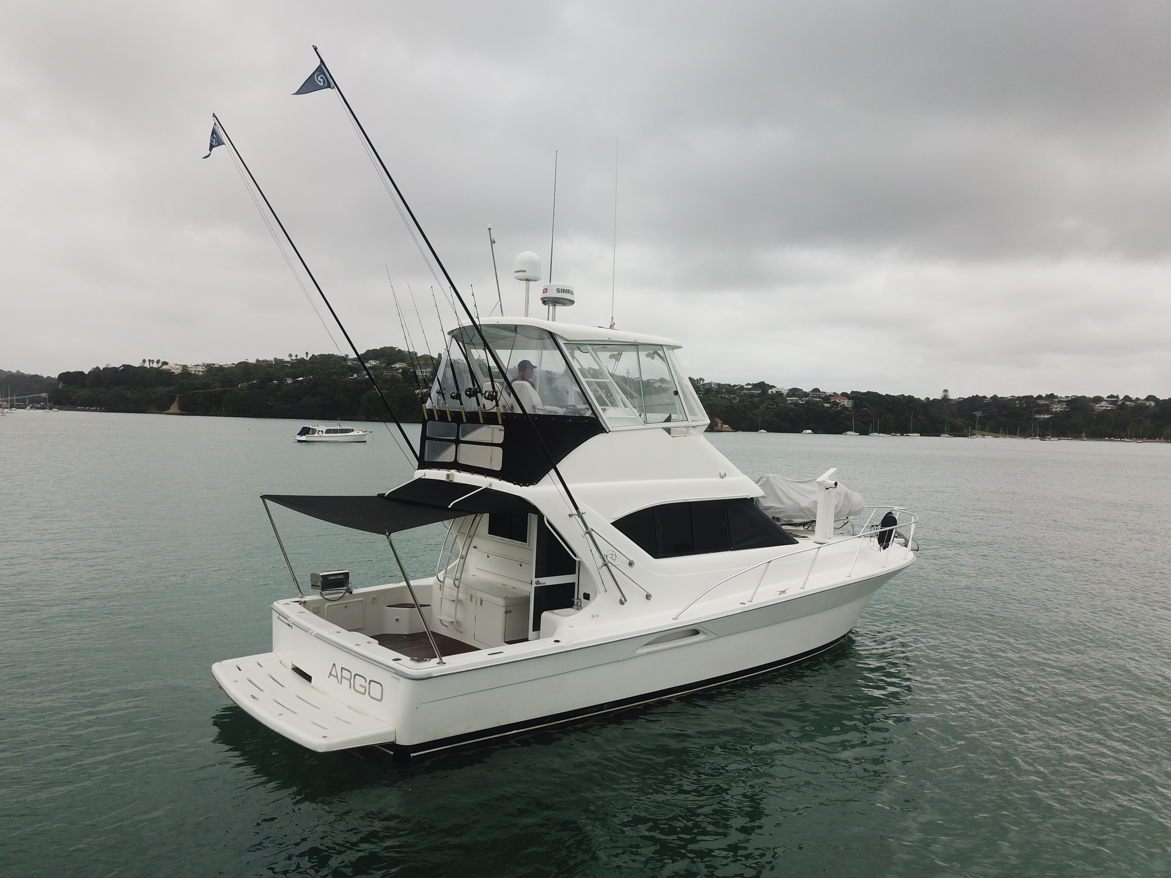 RIVIERA 3850 FLYBRIDGE 1999 | CONNECT YACHTS