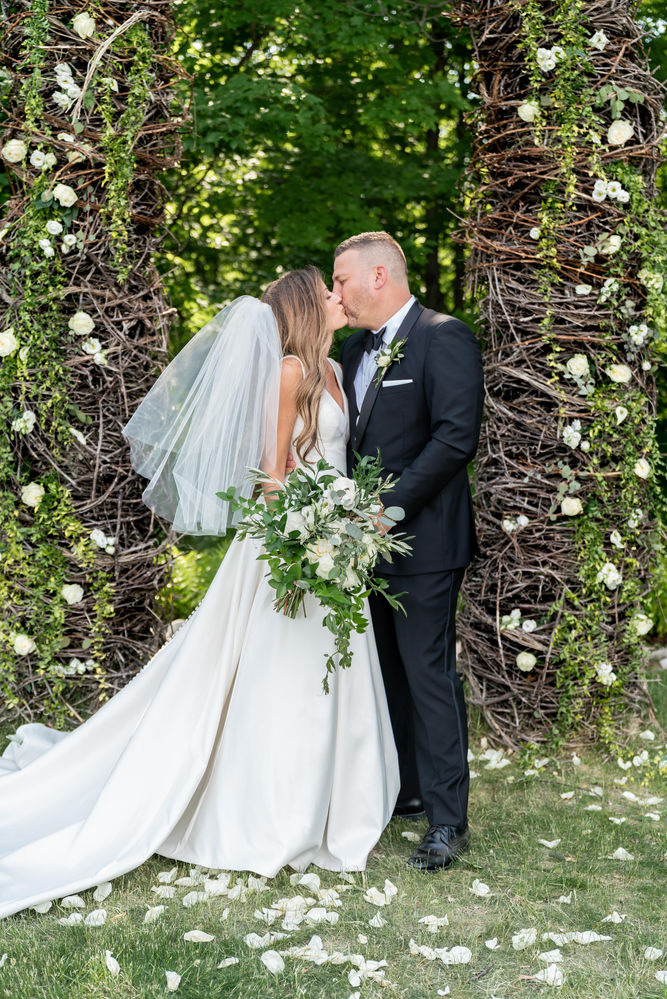 A Northern Michigan Wedding at the Brengman Brothers Winery // Emily & Pete