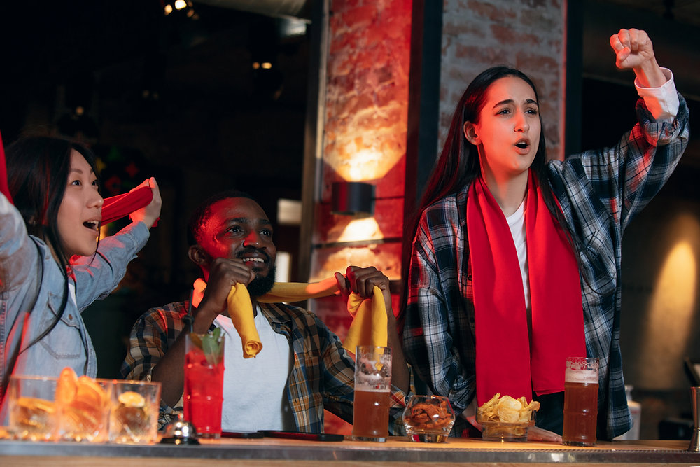 Must-Try Bar Games to Play for Boosting Socializing and Success at Your Pub