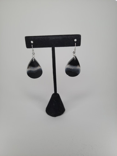 B&W Teardrop | Flow Creative Anna