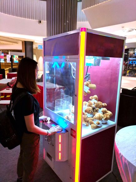 Cheapest Claw Machine Rental | Funfair.sg