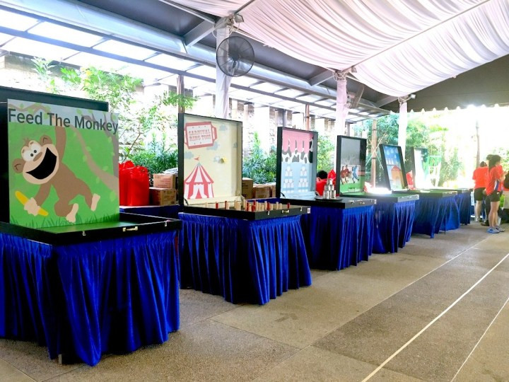 Singapore-Carnival-Game-Stalls.jpg