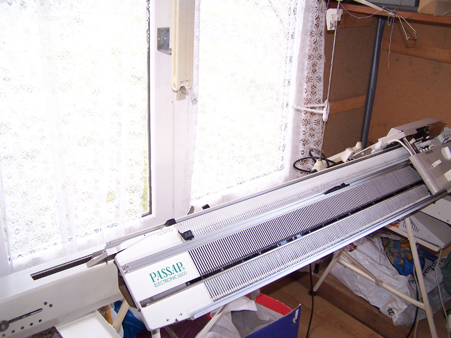 Passap/Pfaff Electronic E6000 Knitting Machine