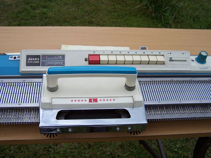 Brother 588 Knitting Machine - Knitting Machine Museum
