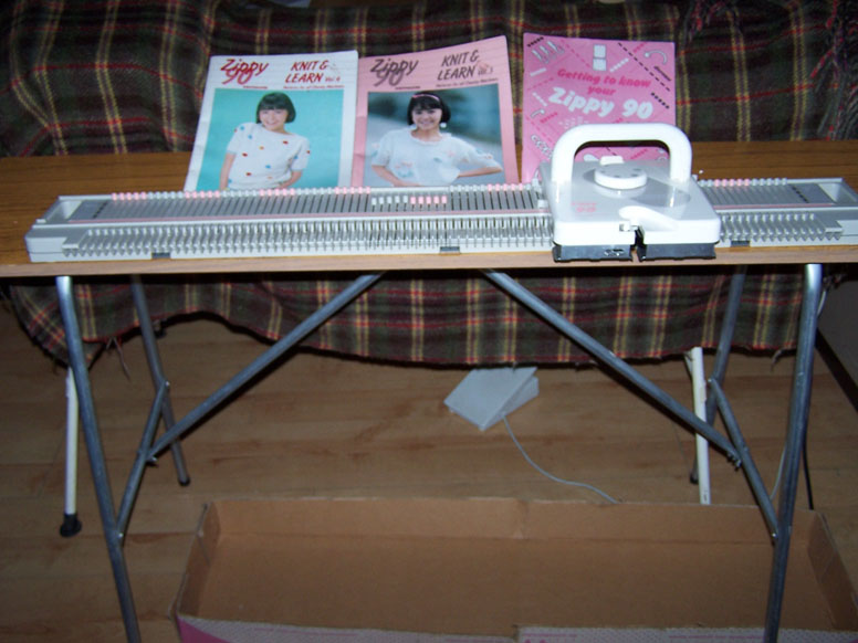 Knitmaster Zippy 90 Knitting Machine