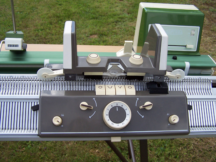 Singer 9000 Electronic Knitting Machine