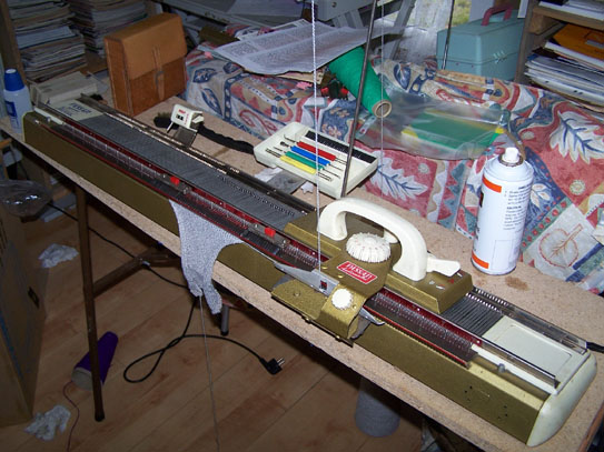 Passap Automatic with Ribber Knitting Machine