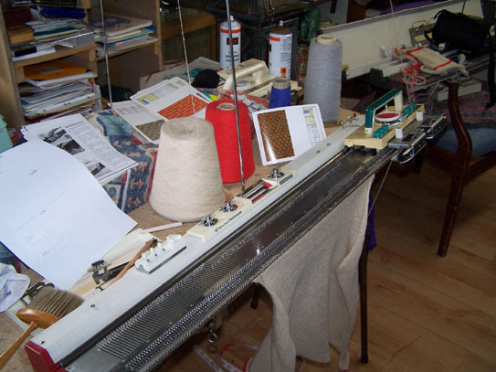 Knitmaster 305 Pushbutton Knitting Machine