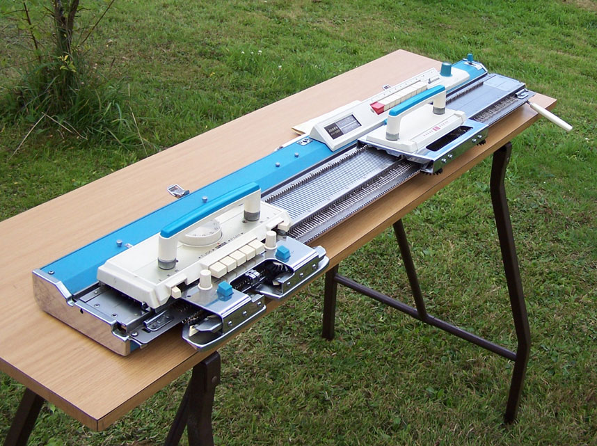 Brother 588 Knitting Machine - Knitting Machine Museum