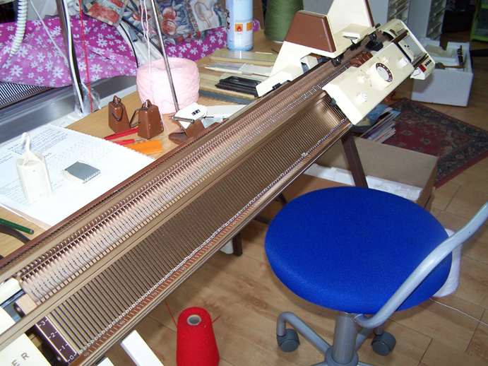 Superba/Singer Knitting Machines