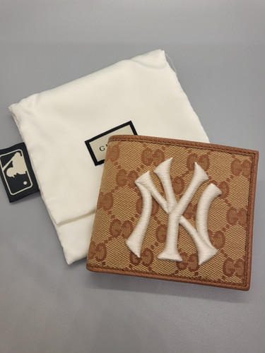 GUCCI X MLB NY YANKEES BI FOLD WALLET | Get Your Luxe On