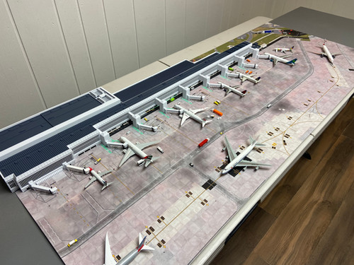 1/400 Scale Manchester Terminal 2 Concourse/Ground Mat | model-airport-net