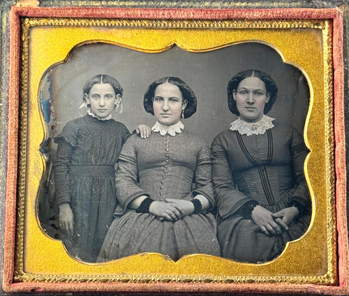 “The Three Lady’s” 1/6th Daguerreotype in Complete Leatherette Case ...
