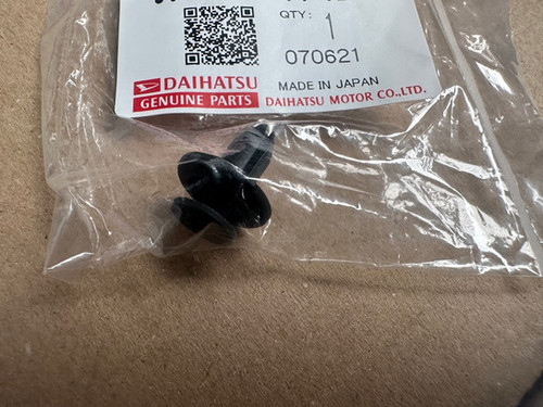 Genuine Daihatsu plastic clips push clips(dark) | Rocky garage