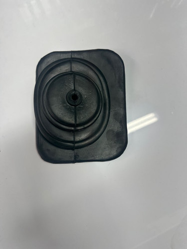 Aftermarket F50 transfer shift boot | Rocky garage