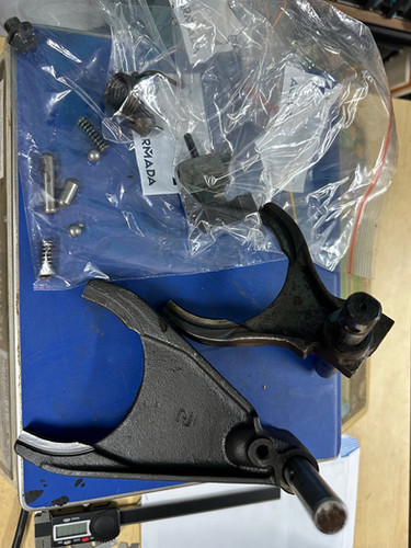 Used genuine Rocky transfer shift forks | Rocky garage