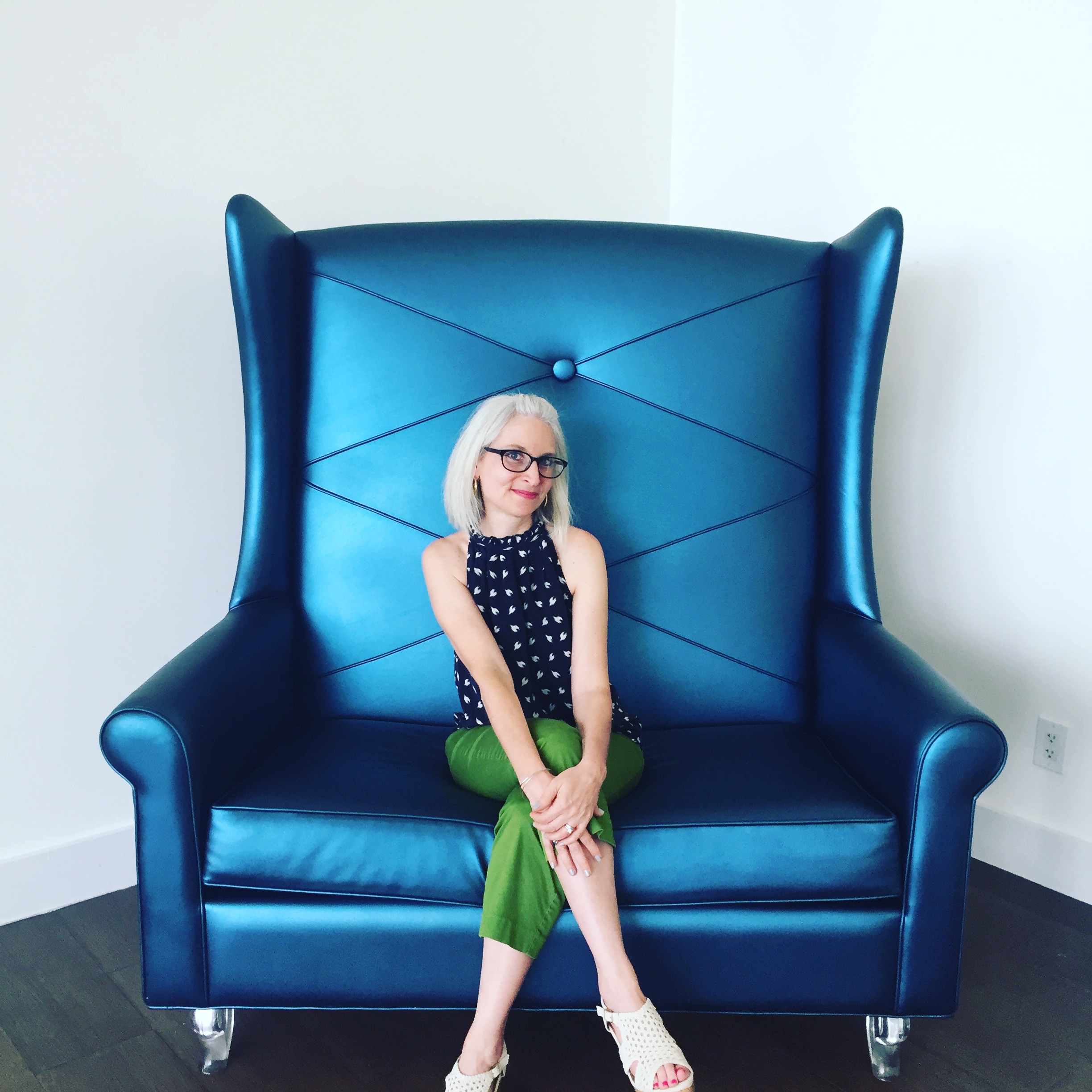 Magnolia Bloom Delivers Trendy Farmhouse Chic Theme