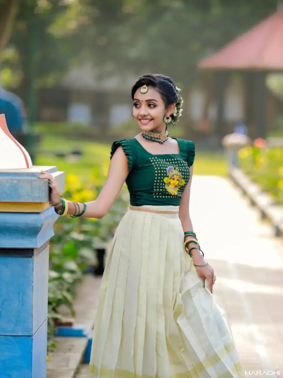 Buy Dhavani Set Online | Haradhi.com