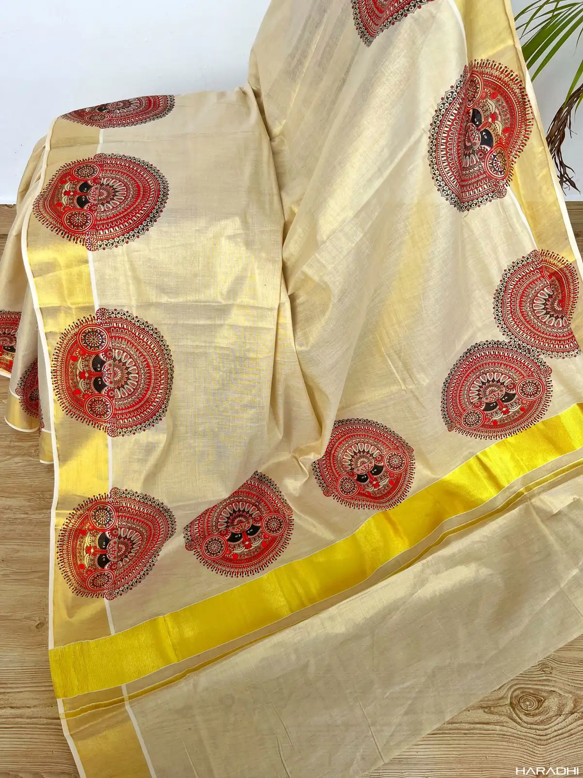 Buy Traditional Kerala Saree Online at the Best Price | HARADHI