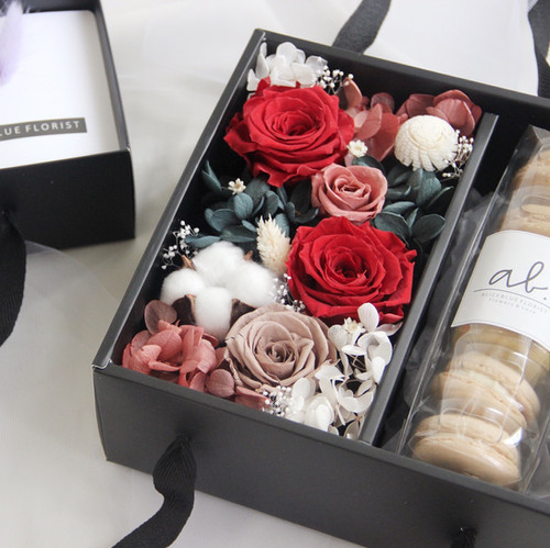 Preserved Flower Gift Box (Red Velvet) | aliceblueflorist