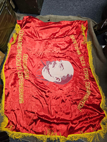 LARGE LENIN SOVIET BANNER | The War Front