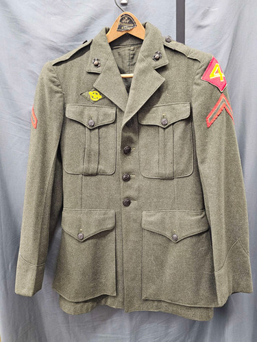 WWII USMC TUNIC 4th MARINE DIVISION SIZE 2M | The War Front