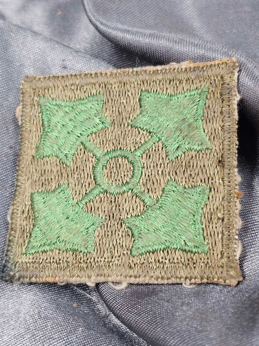 4TH INFANTRY DIVISION PATCH | The War Front