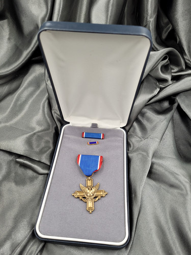 US DISTINGUISHED SERVICE CROSS | The War Front