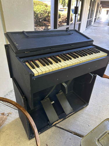 WWII US NAVY FIELD ORGAN FOR CHAPLAIN | The War Front