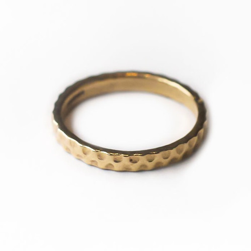 Dimpled Gold Ring | hilomilo