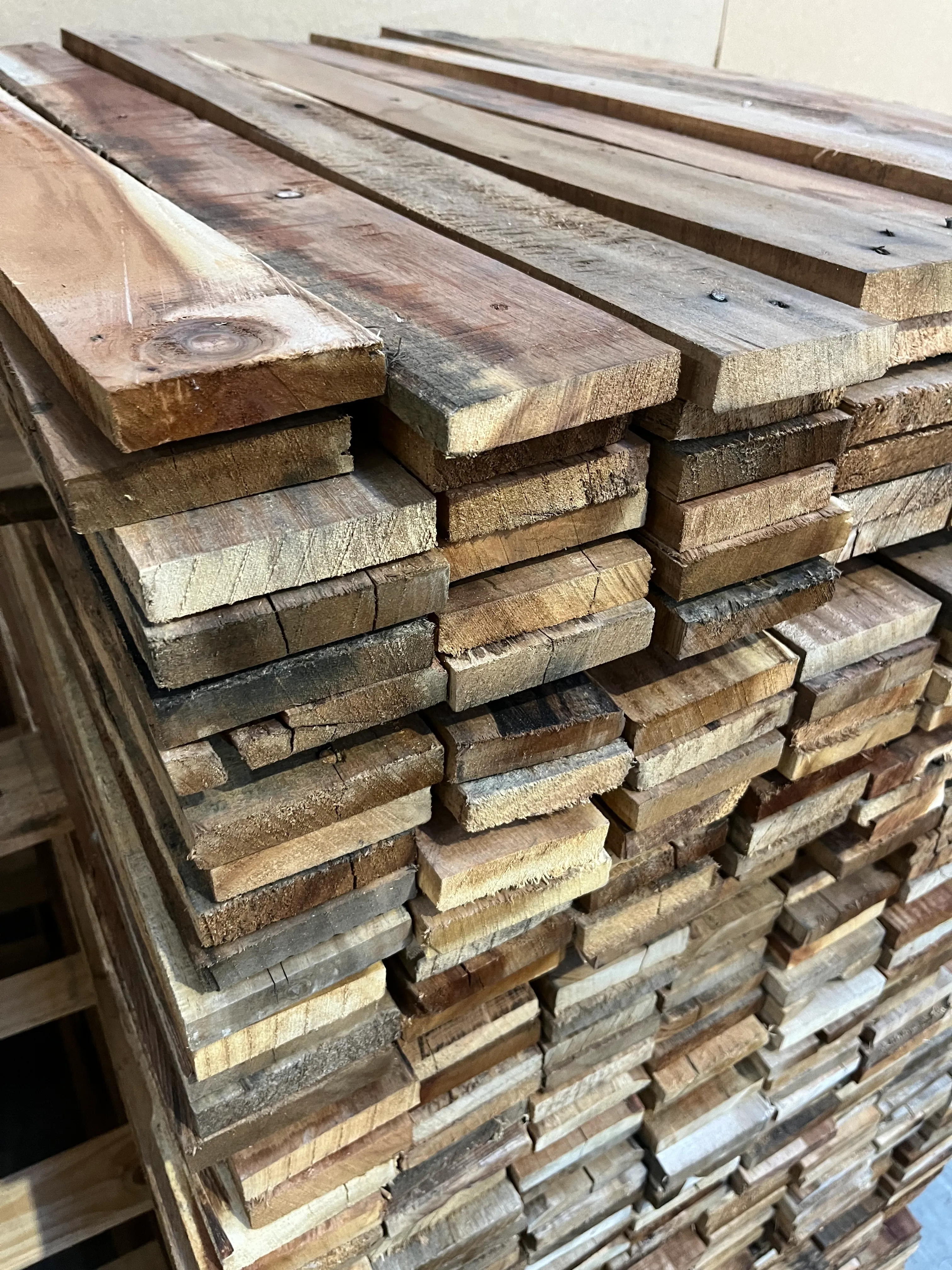R05 970x80x18mm Mixed Recycled Timber | bornagainpallets