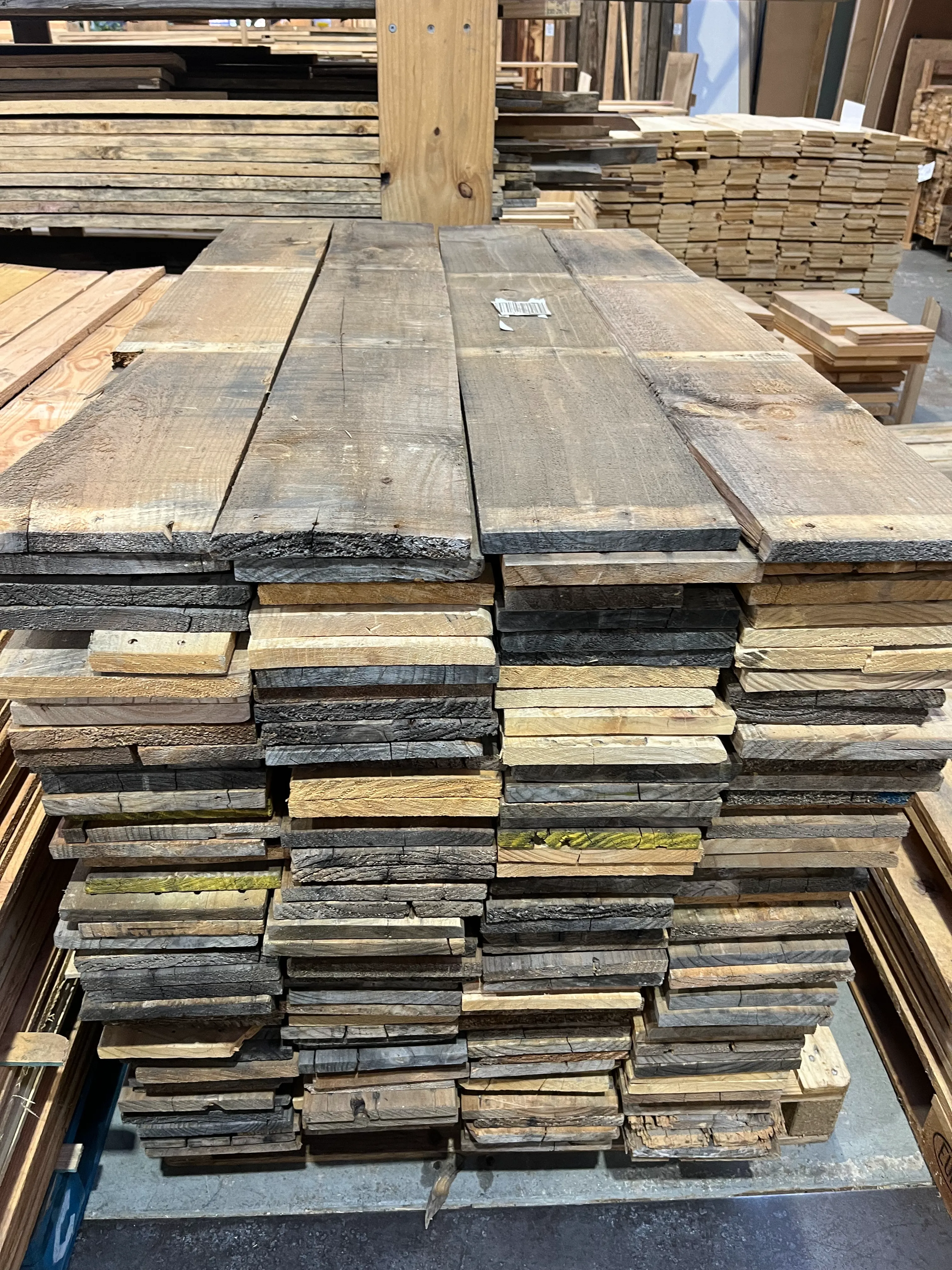 R09 1420x200x20mm Rustic Wide Board | bornagainpallets