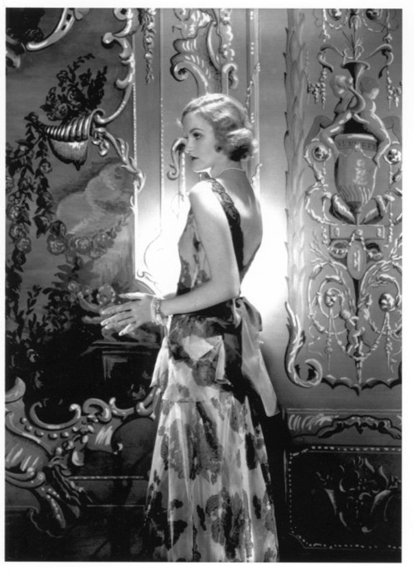 Episode 31 // Doris Duke's Dark Secret