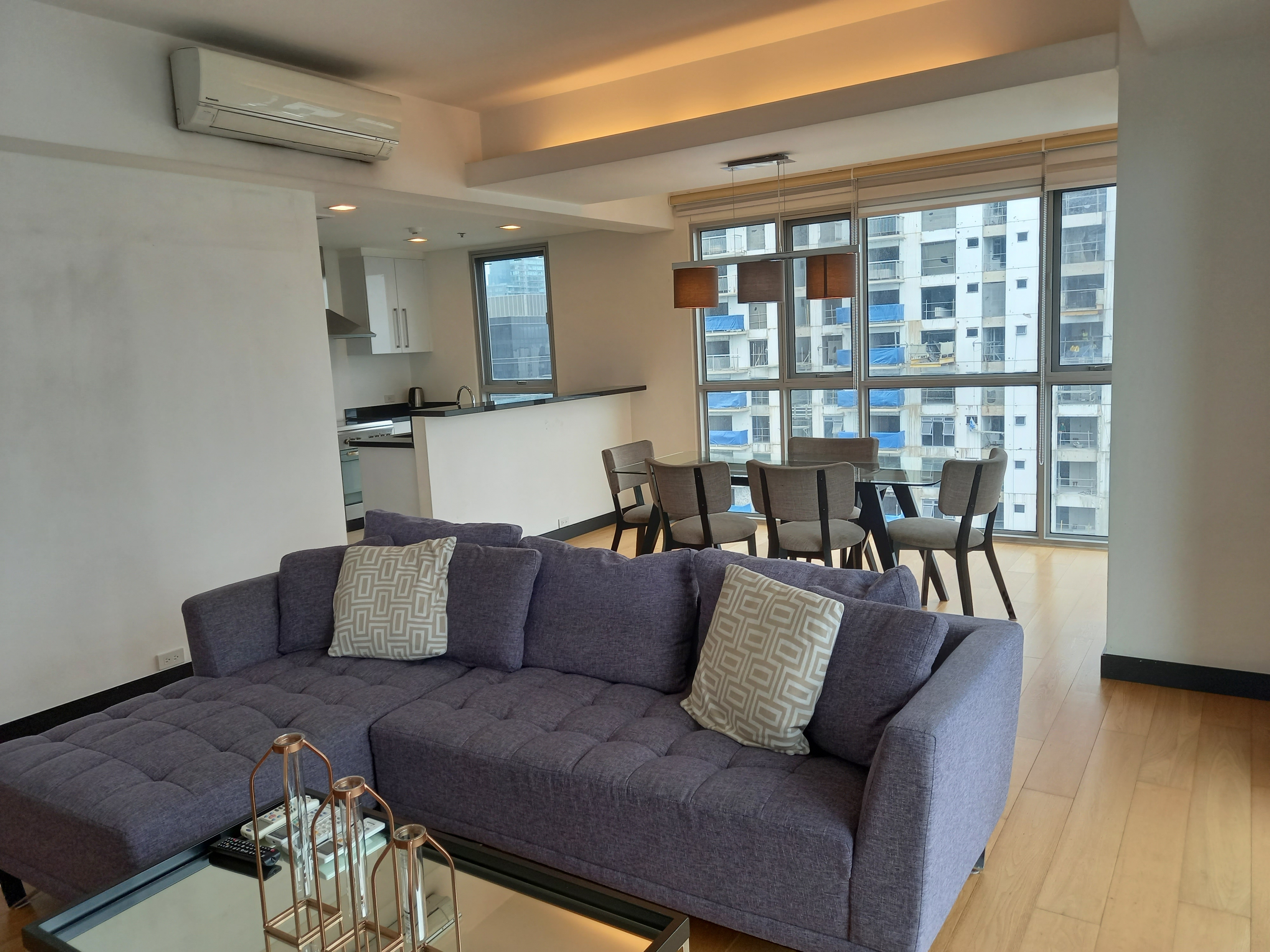Luxury High Rise Condo Unit in BGC