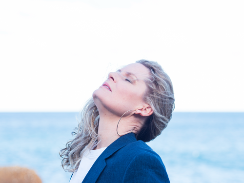 PRESS KIT - ANNIE HIGGINS | Canary Studios