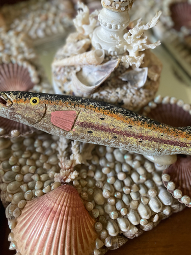 Wooden fish | Plate and Plaid